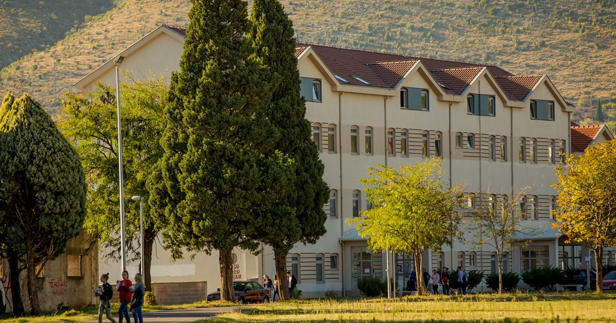 Drugi upisni rok na Univerzitetu „Džemal Bijedić“ u Mostaru - Obican radio