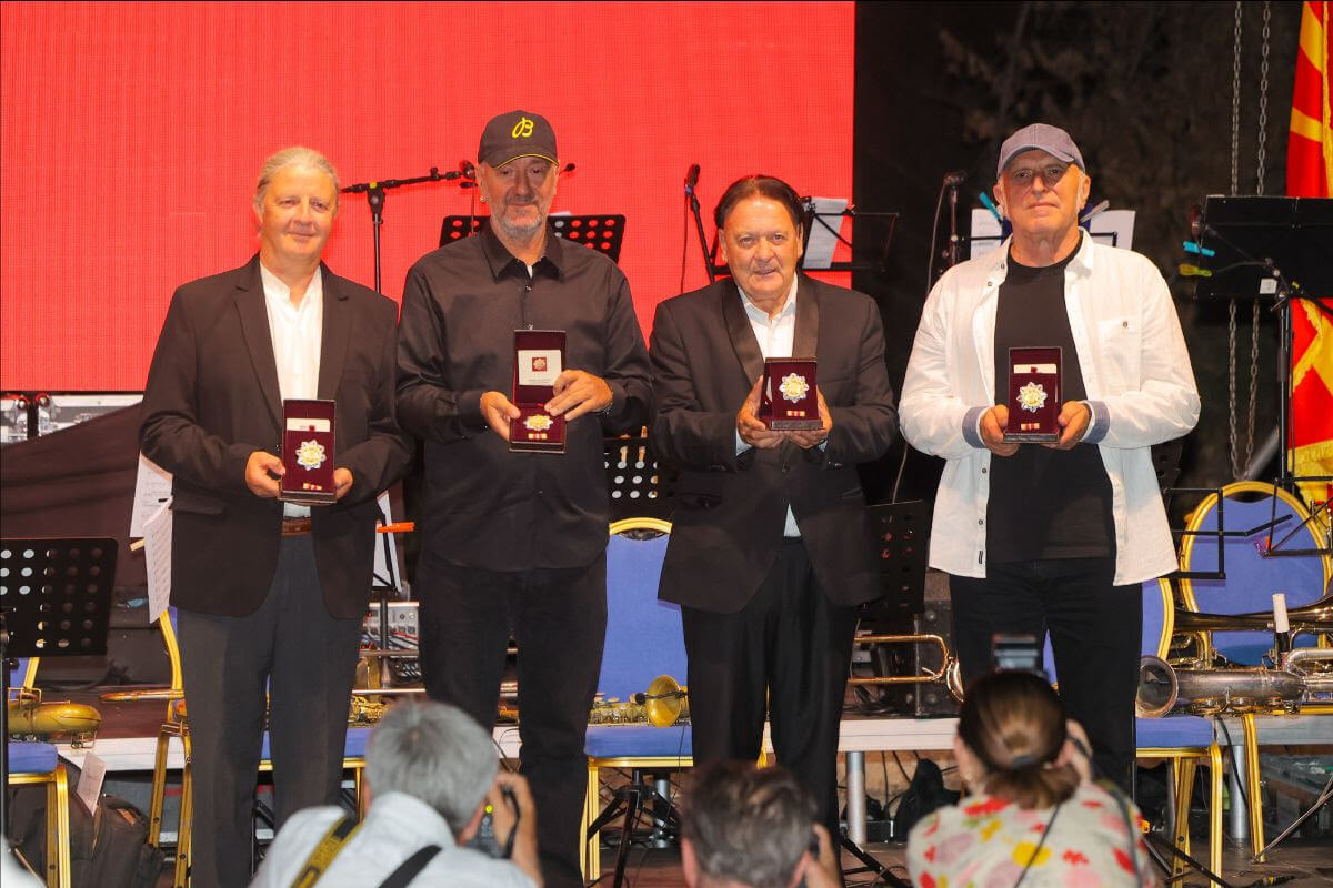 Članovima legendarne grupe Leb i sol dodijeljen Orden zasluga za ...