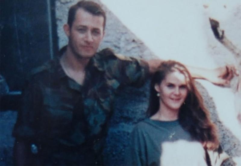 Otvorenje spomenika Collette Webster danas u Mostaru - Obican radio