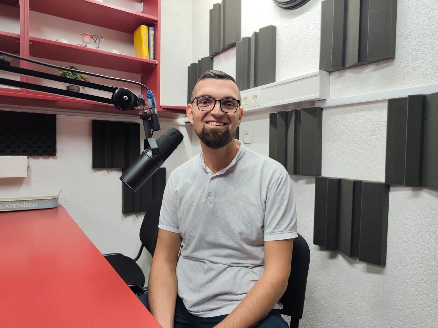 Ivan Sušac predstavio emotivnu pjesmu "Evo sve" - Obican radio
